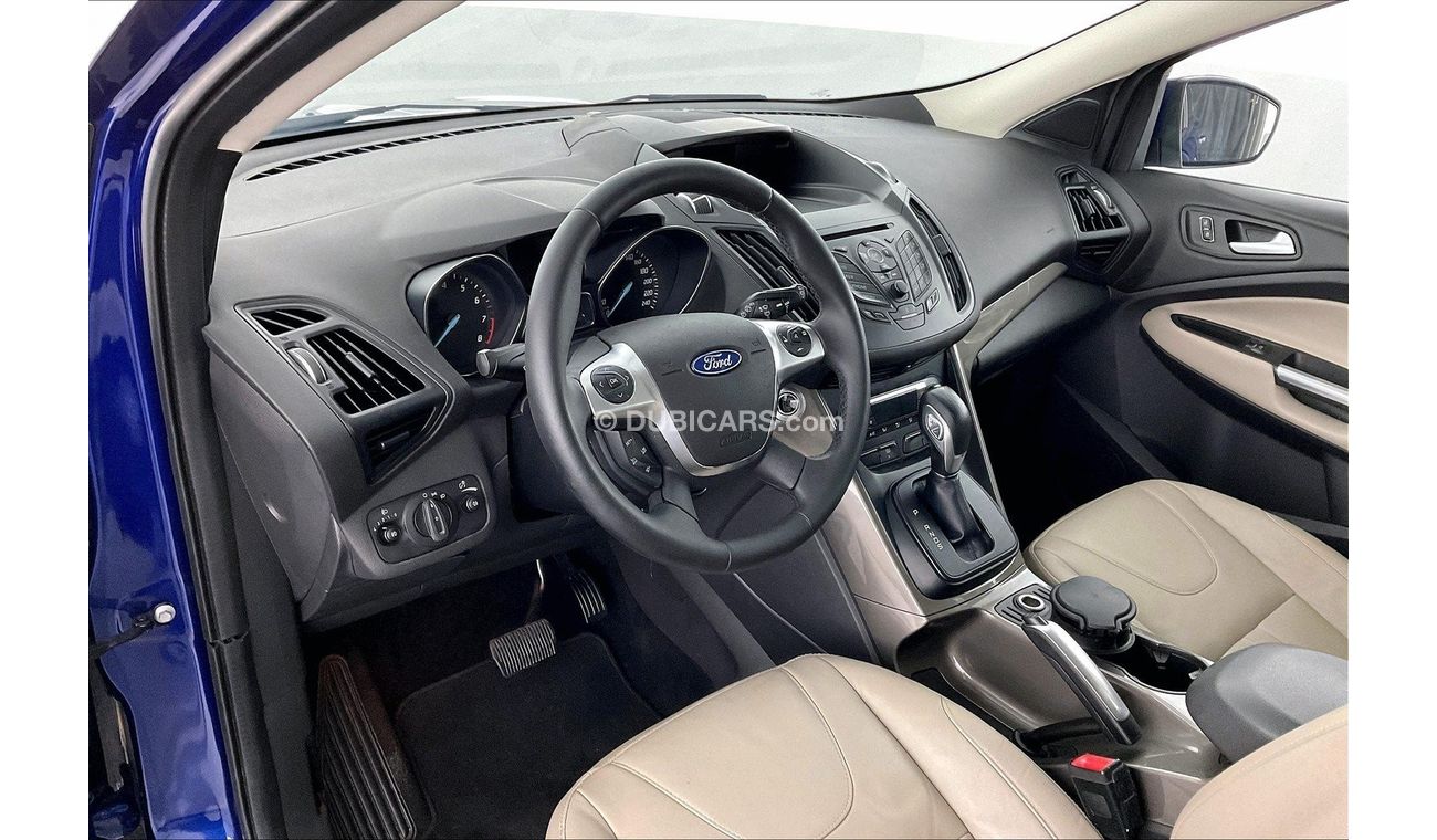 Used Ford Escape SE 2016 for sale in Dubai - 692633