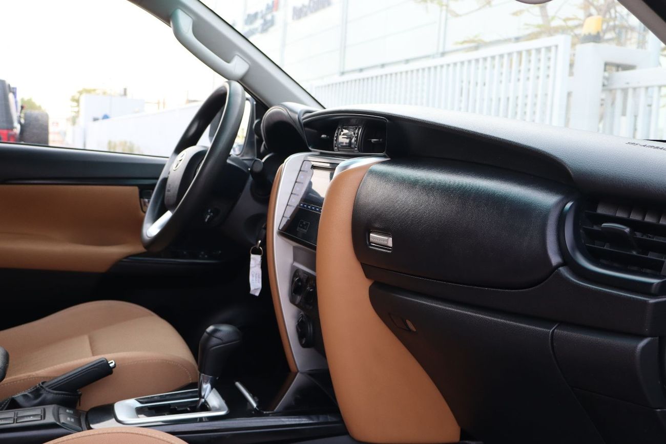 Used Toyota Fortuner EXR GCC V4 2018 for sale in Sharjah - 760194