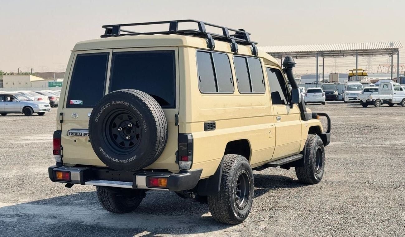 مستعملة تويوتا لاند كروزر 70 HARDTOP | RHD | 1997 | 4.2L DIESEL ENGINE | 12 SEATERS | (MT) | AIR ...