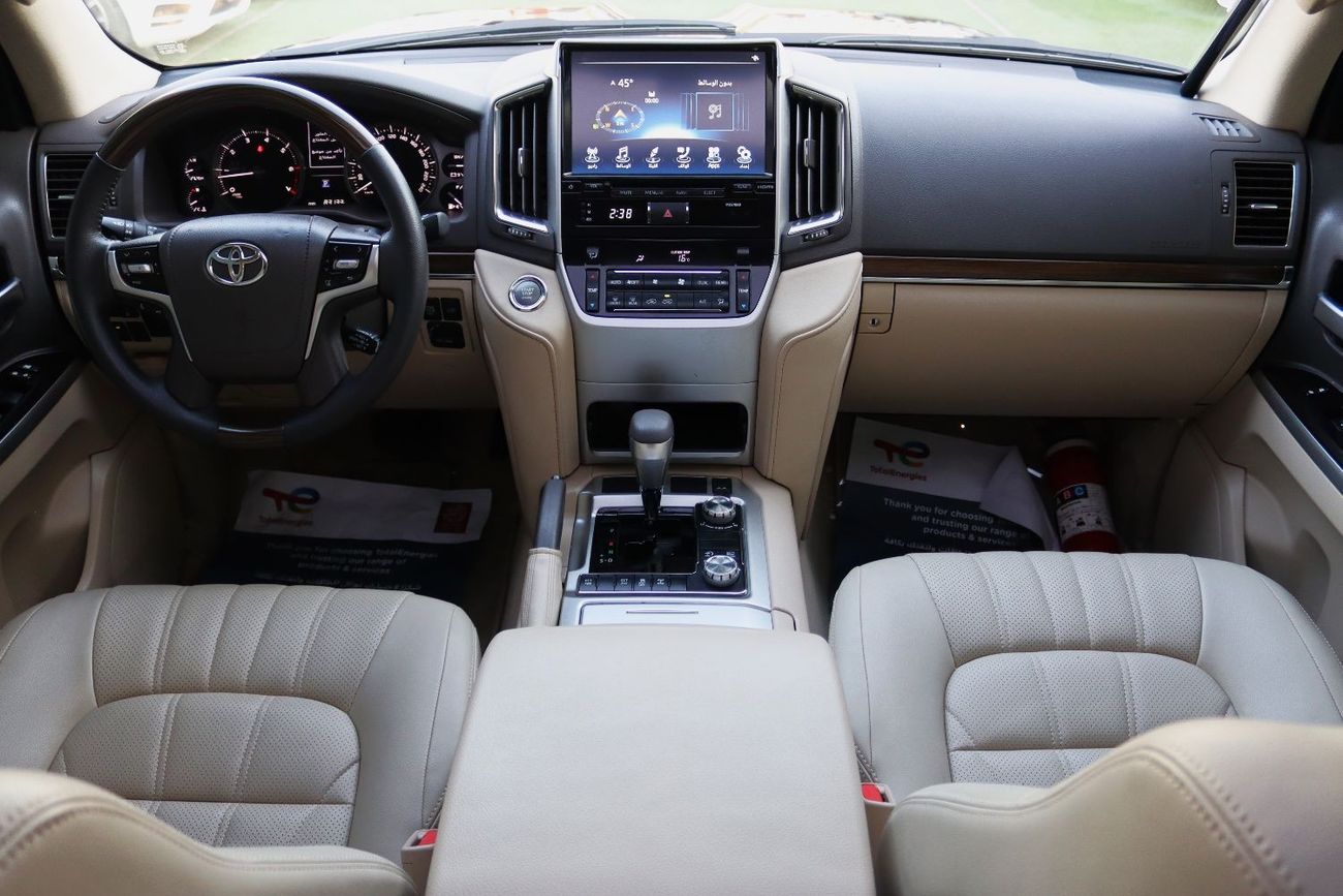 Used Toyota Land Cruiser GXR 2018 for sale in Sharjah - 707554