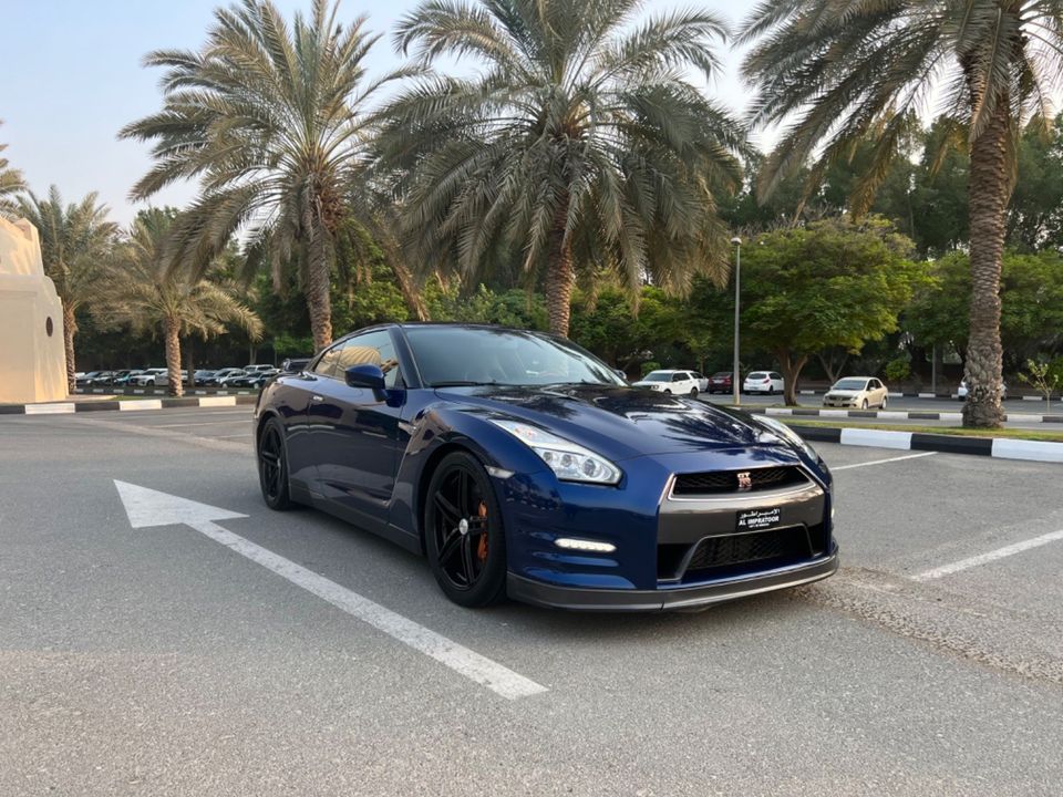 Used Nissan GTR Std Very good 2016 for sale in Sharjah - 543705