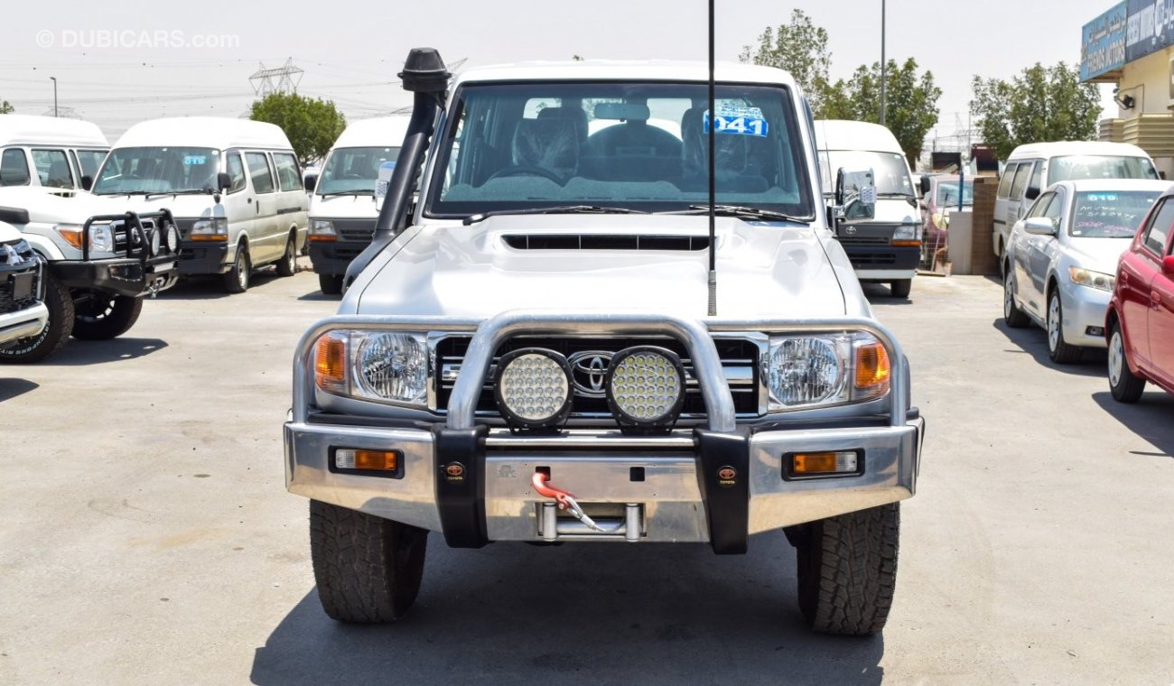 Used Toyota Land Cruiser Pick Up GLX 2017 for sale in Dubai - 437206