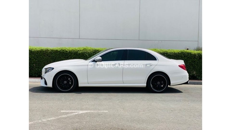 Used Mercedes-Benz E300 Std 2018 for sale in Dubai - 532198
