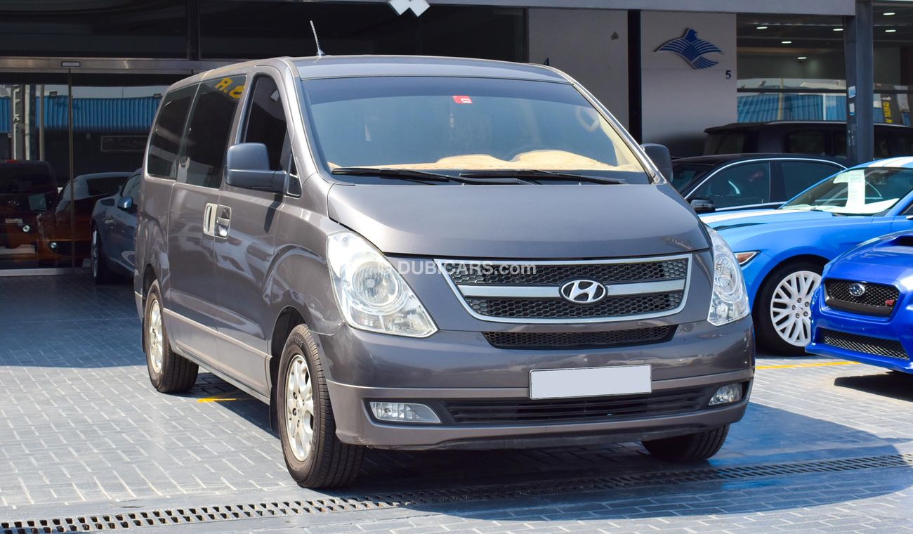Used Hyundai H-1 2012 for sale in Dubai - 549202