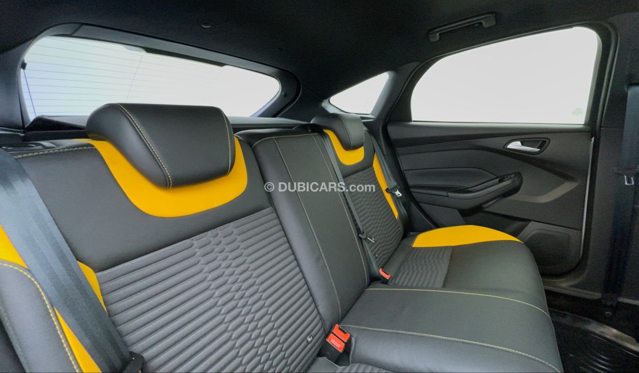 Used Ford Focus ST 2000 2018 for sale in Dubai - 472717