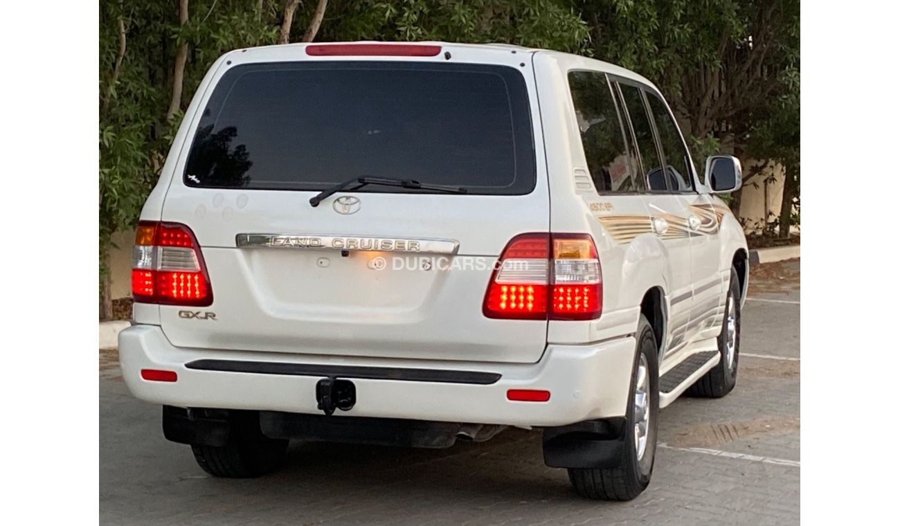 Used Toyota Land Cruiser 2006 for sale in Sharjah - 561638