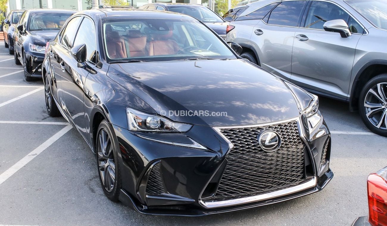 Used Lexus IS300 2018 for sale in Dubai - 301975