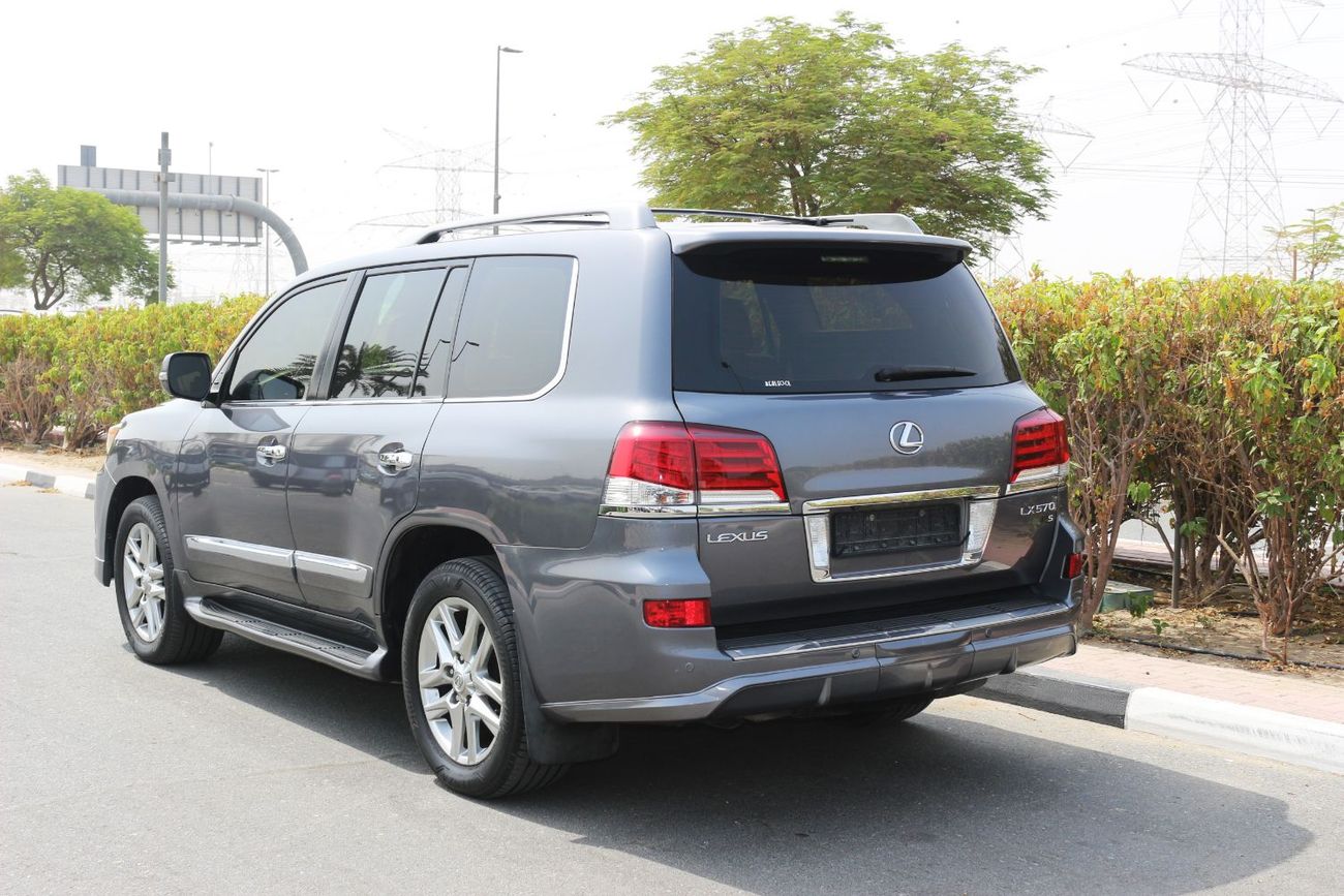 مستعملة لكزس LX 570 Sport Titanium 5.7L 2013 للبيع في دبي - 882617