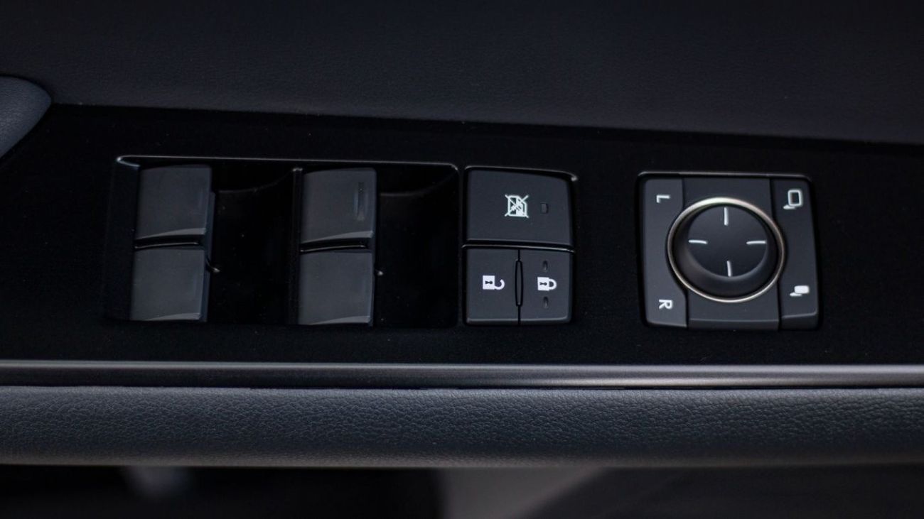 New Lexus UX250h 2.0L HYBRID - WHITE: SUNROOF, HUD, WIRELESS CHARGER ...