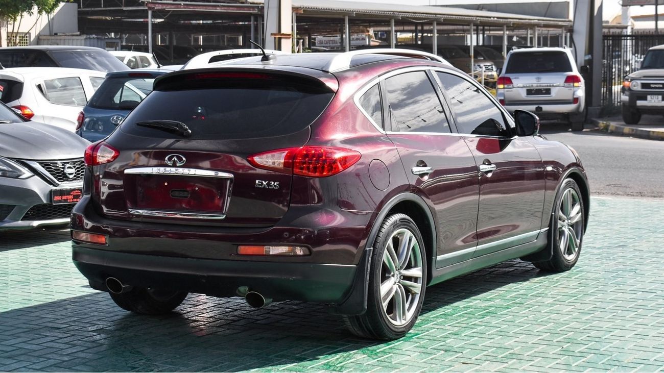 Used Infiniti EX35 2011 for sale in Dubai - 708978