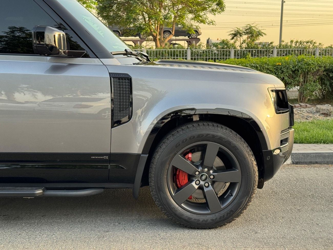 Used Land Rover Defender P400 90 X-Dynamic HSE 3.0L (5 Seater) 2024 for sale in Dubai - 854802