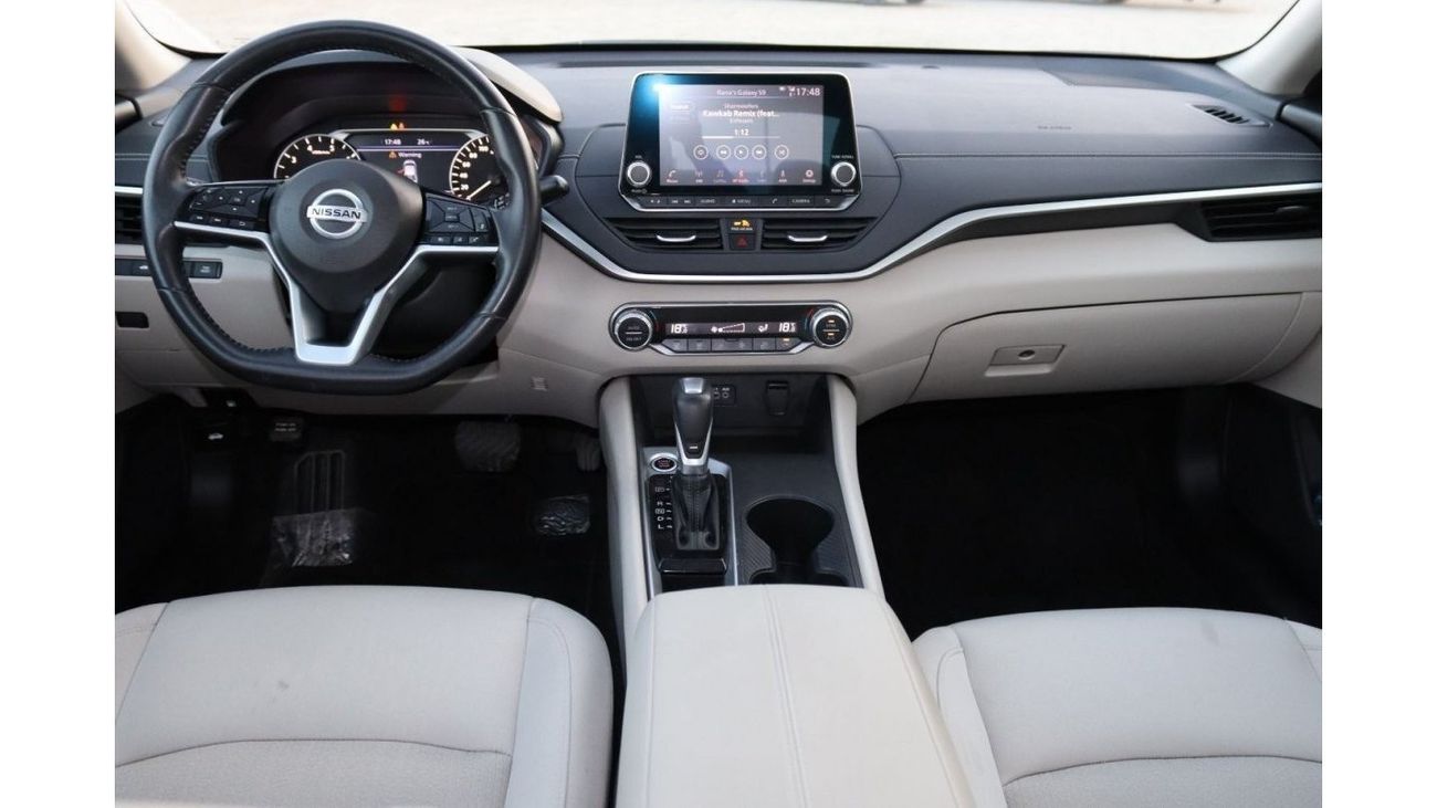 Used SV Nissan Altima 2019 GCC full option without accidents without ...