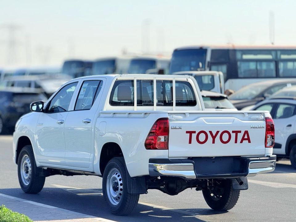 جديدة تويوتا هيلوكس Toyota Hilux 2.4L GL 2 Double Cab DSL M/T 4x4 2025 للبيع في دبي - 823028