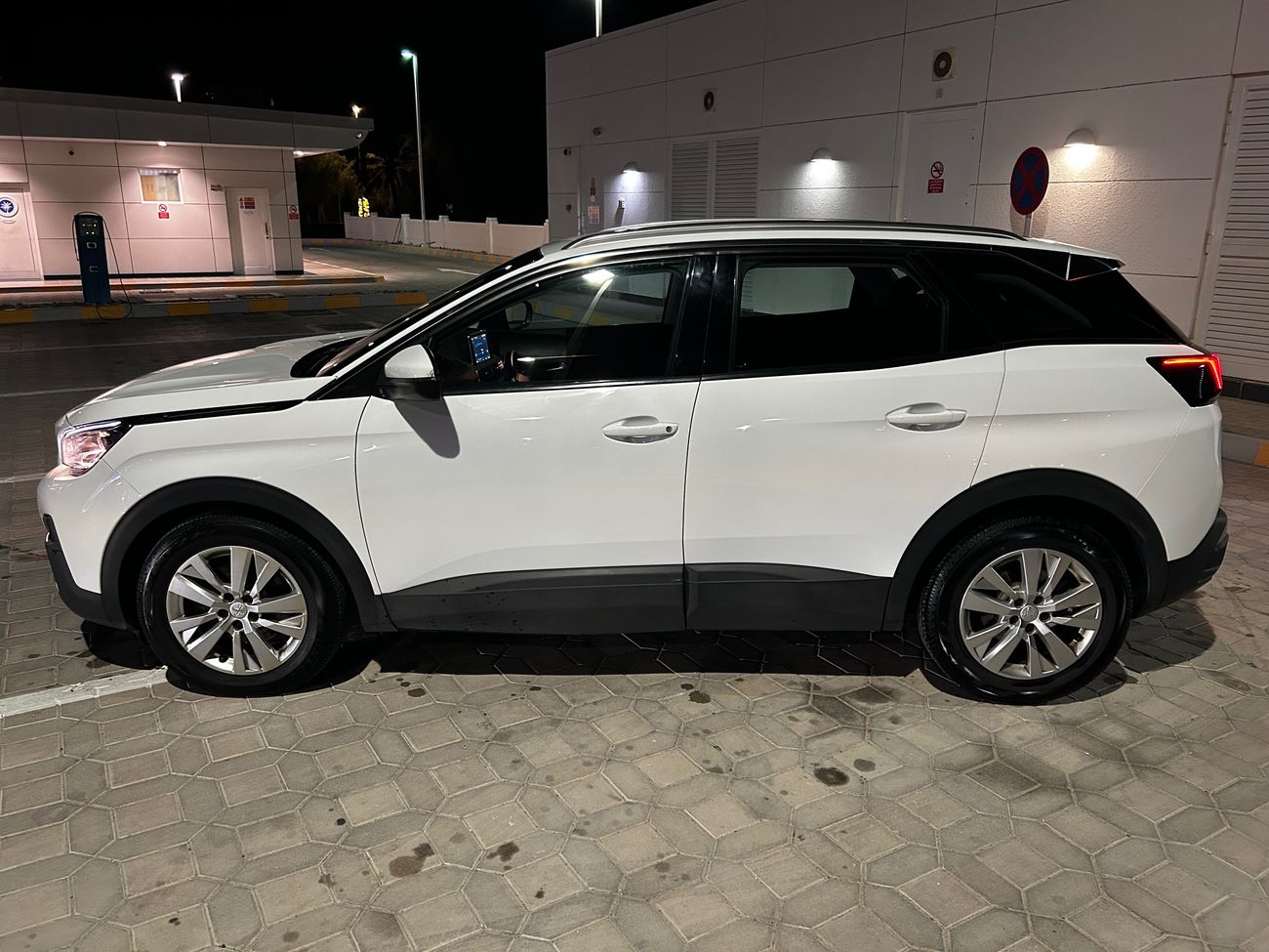 Used Peugeot 3008 1.6T Active+ 2020 for sale in Abu Dhabi - 731839