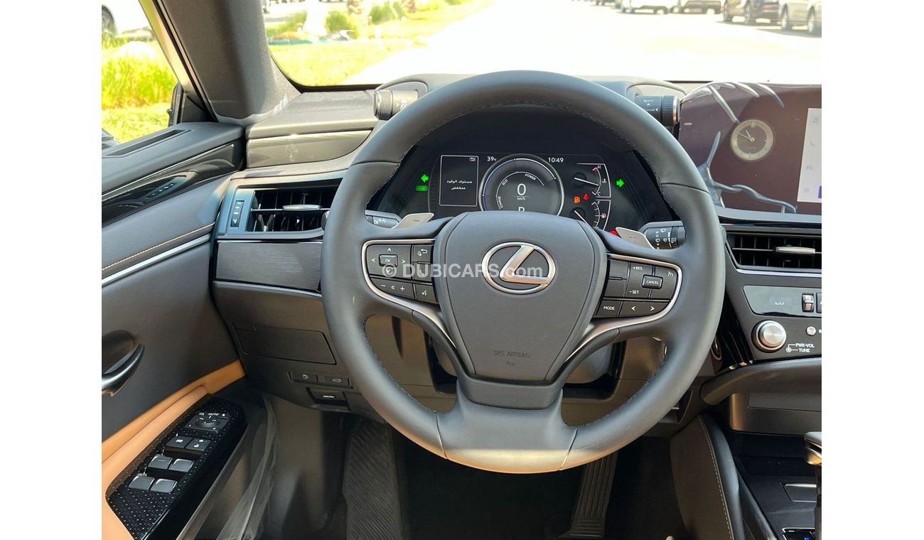 New LEXUS ES 300 HYBIRD 2023 2023 for sale in Dubai - 668594