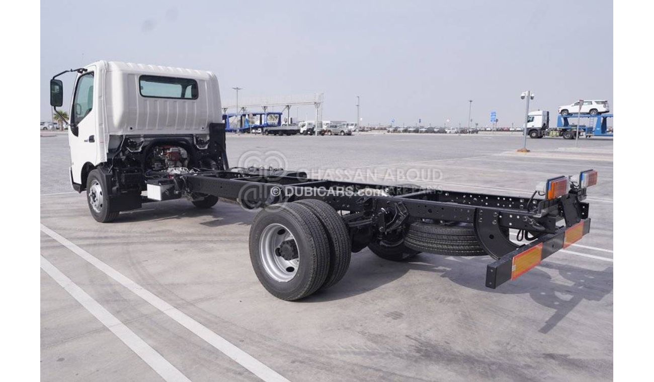 New Hino 300 Hino 514 2.5 TON CHASSIS MY23 2023 for sale in Dubai - 614340