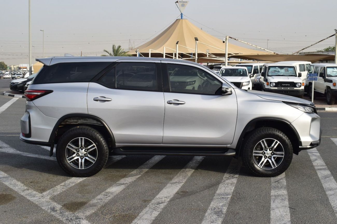 Used Toyota Fortuner 2018 for sale in Dubai - 734727