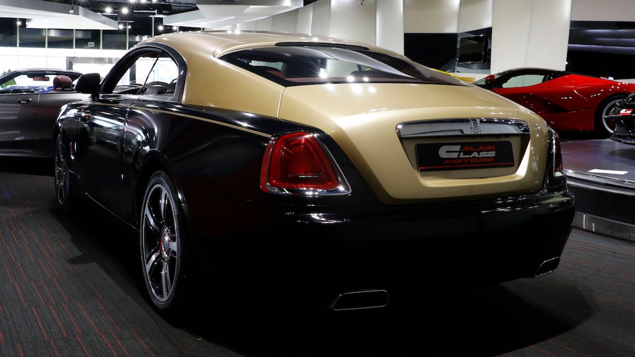 Used Rolls-Royce Wraith Gold Vinyl Wrap 2014 for sale in Dubai - 93859