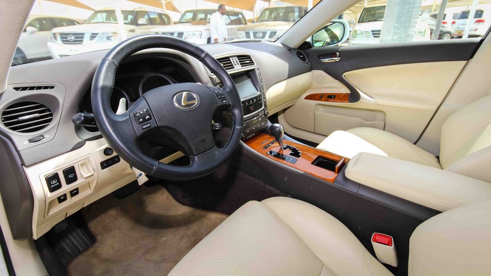 Used Lexus IS300 2010 for sale in Sharjah - 119200