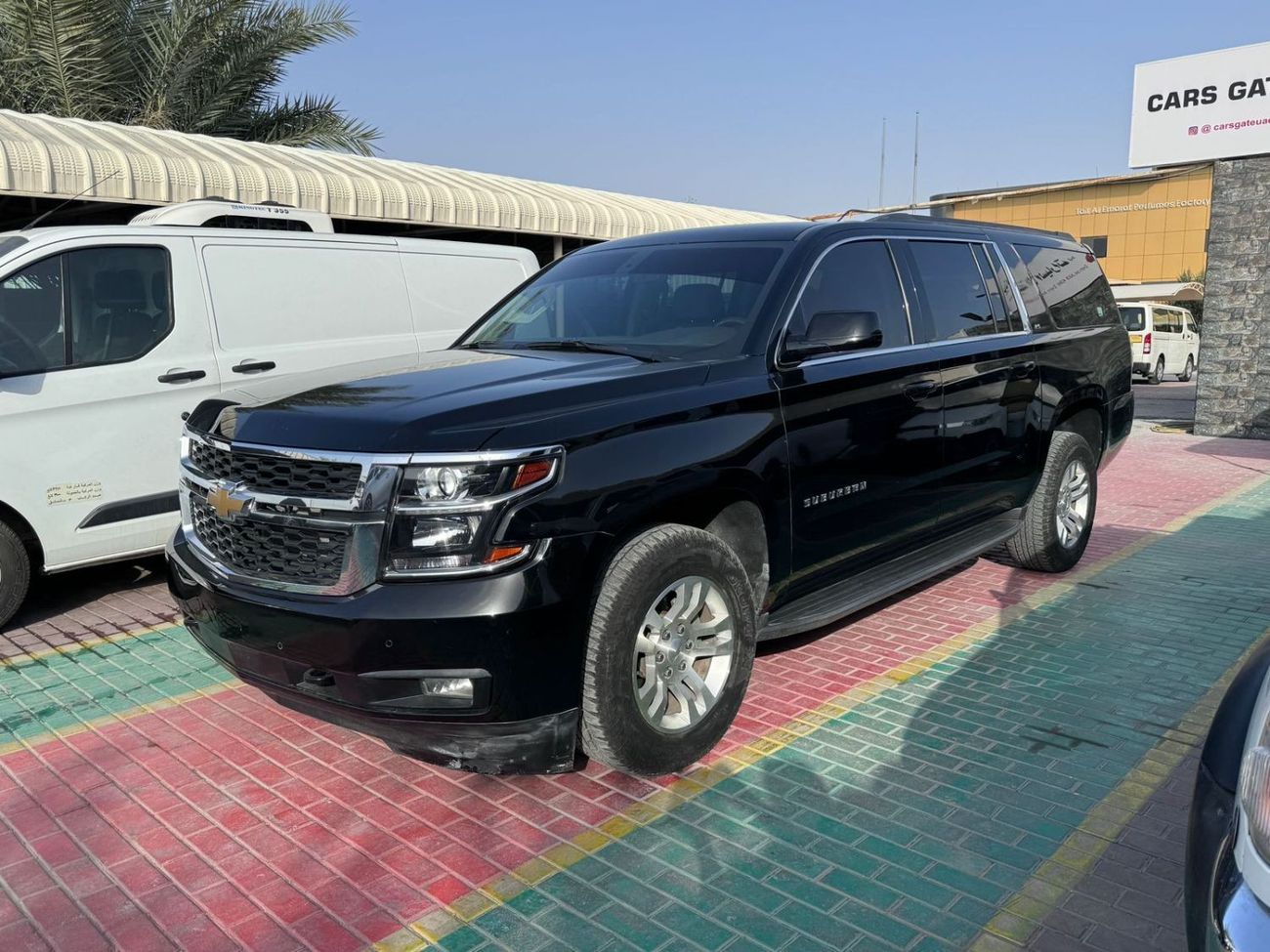 Used Chevrolet Suburban LT 2017 for sale in Dubai - 787294