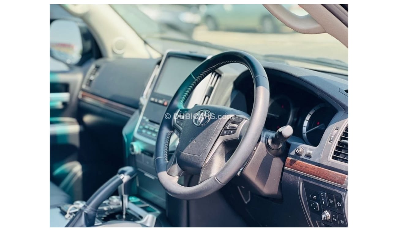 Used Toyota Land Cruiser Right Hand Drive 2017 for sale in Dubai - 551587
