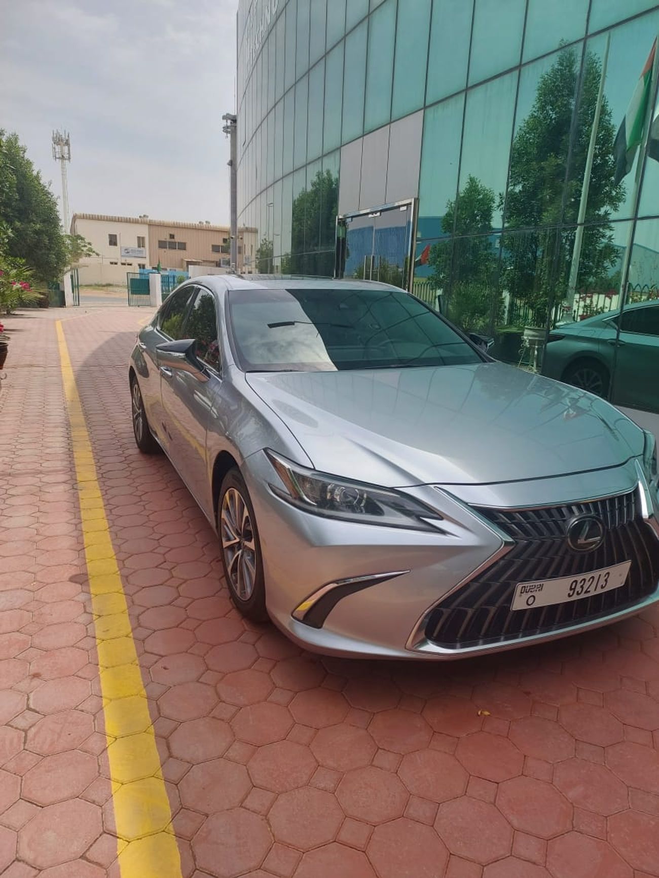 Used Lexus ES350 F-Sport 3.5L 2022 for sale in Ras al-Khaimah - 876828