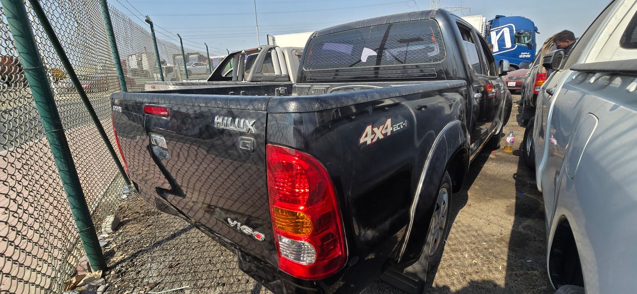Used Toyota Hilux Vigo Double Cabin 2008 for sale in Dubai - 801765