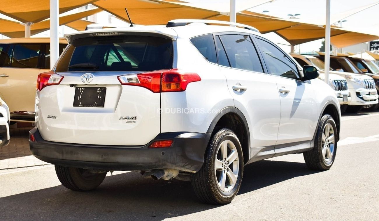 Used Toyota RAV4 2015 for sale in Dubai - 588127