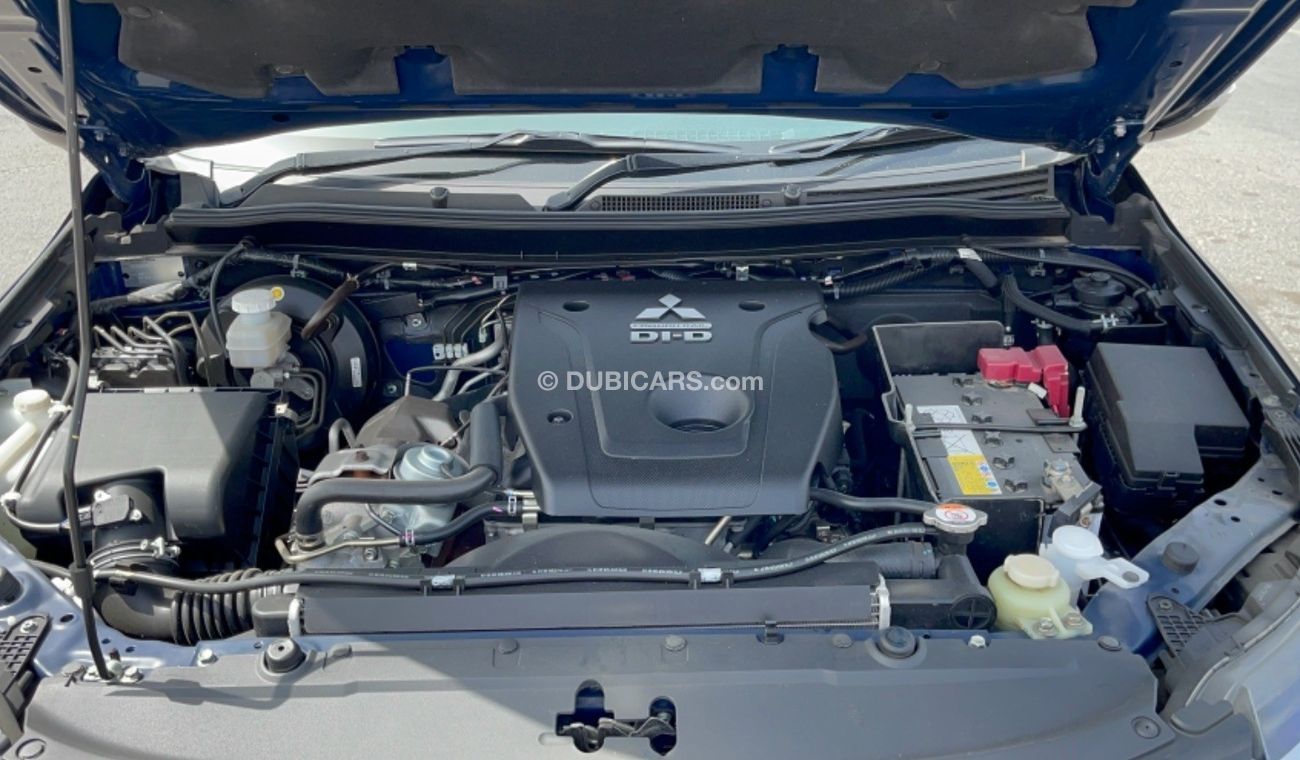 Used Mitsubishi Pajero Mistsubishi Pajero Diesel engine 2019 model 7 ...