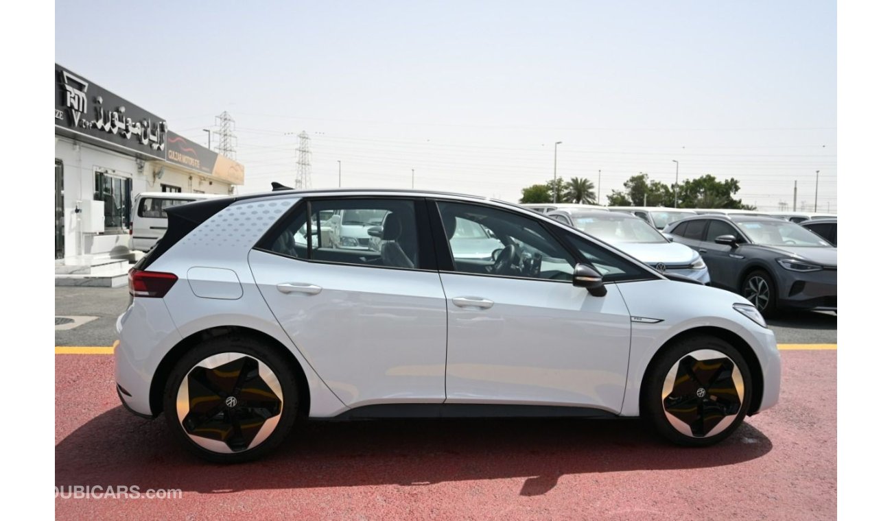 New Volkswagen ID.3 Volkswagen ID3 PRO, FWD, 5 Doors Features: Electric ...