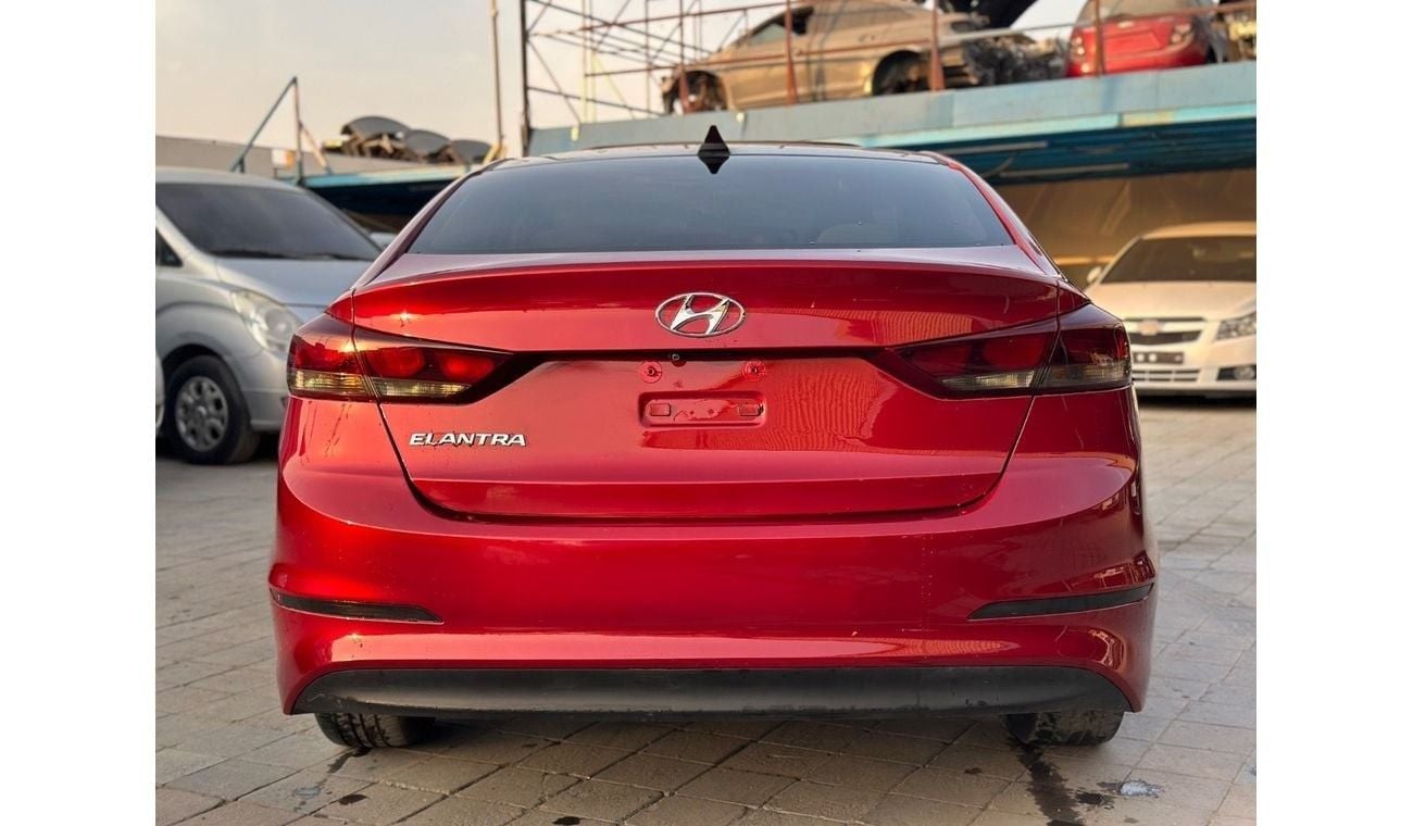 Used Hyundai Elantra Standard 2.0L SE 2.0L - 4-Cylinder - 173 hp ...