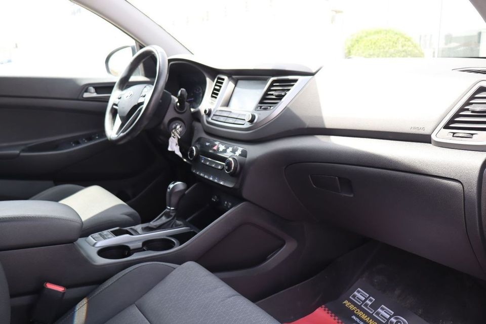 Used Hyundai Tucson Basic Panorama 1.6L 2018 for sale in Sharjah - 833501