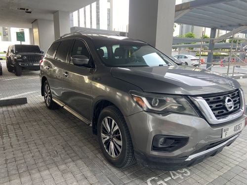 Nissan Pathfinder Price in UAE, Images, Specs & Features