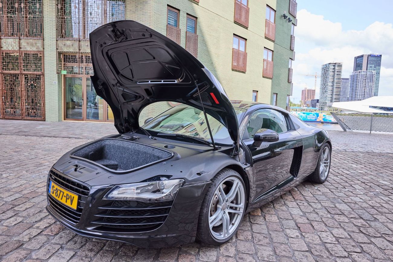 Used Audi R8 2010 for sale in Dubai - 867928