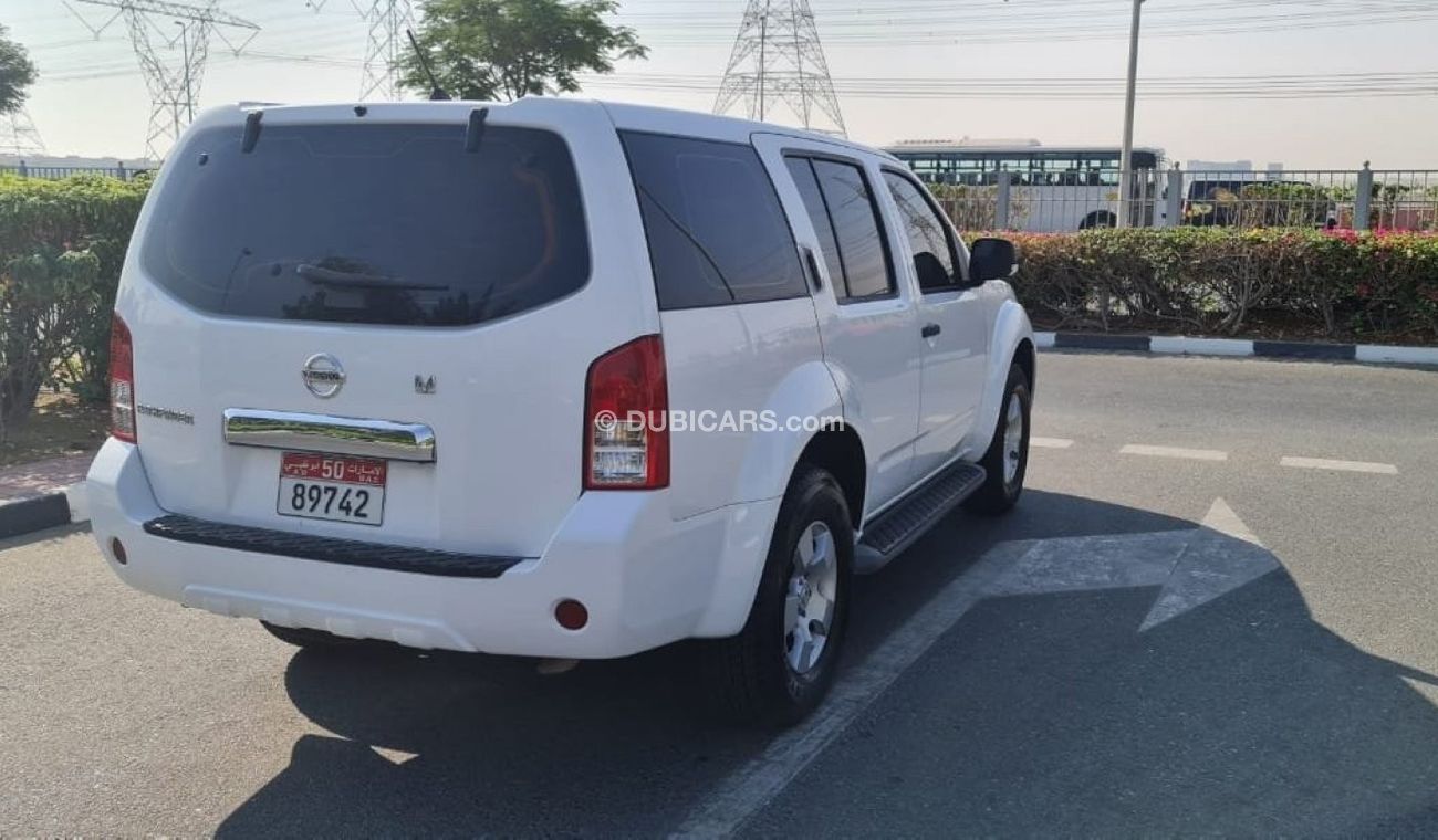 Used Nissan Pathfinder 2015 for sale in Dubai - 555385