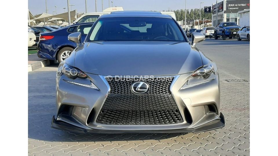 Used Lexus IS250 2016 for sale in Sharjah - 498959