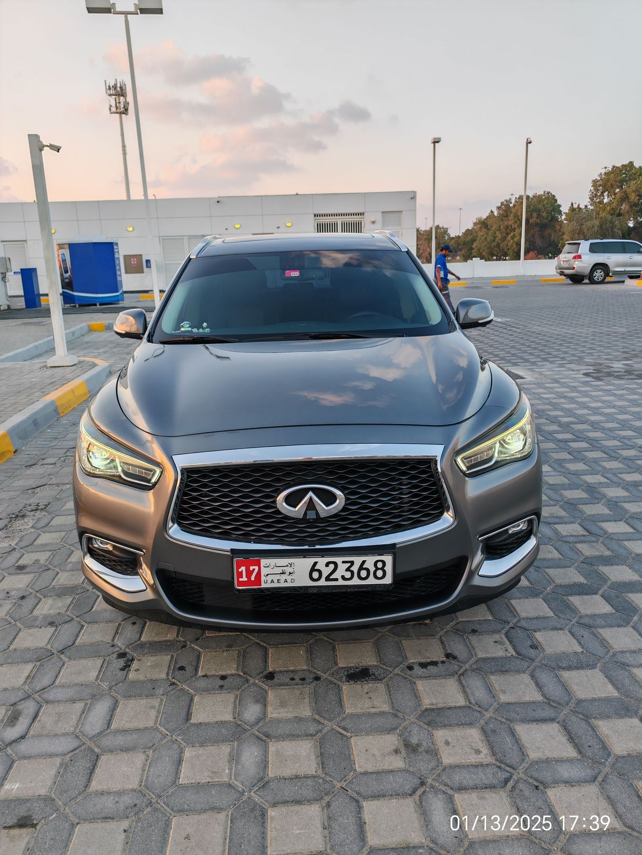 Used Infiniti QX60 2020 for sale in Abu Dhabi - 817006