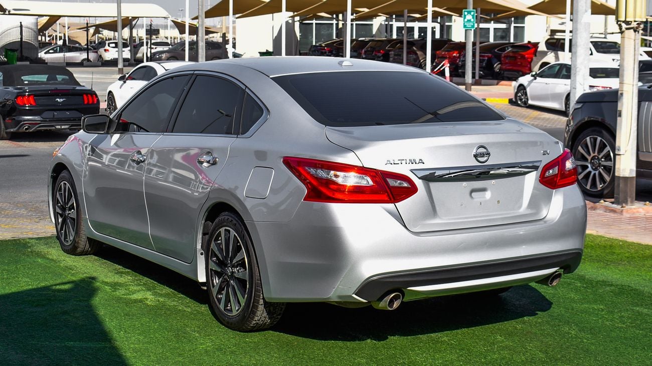 Used Nissan Altima SV 2018 for sale in Sharjah - 702557