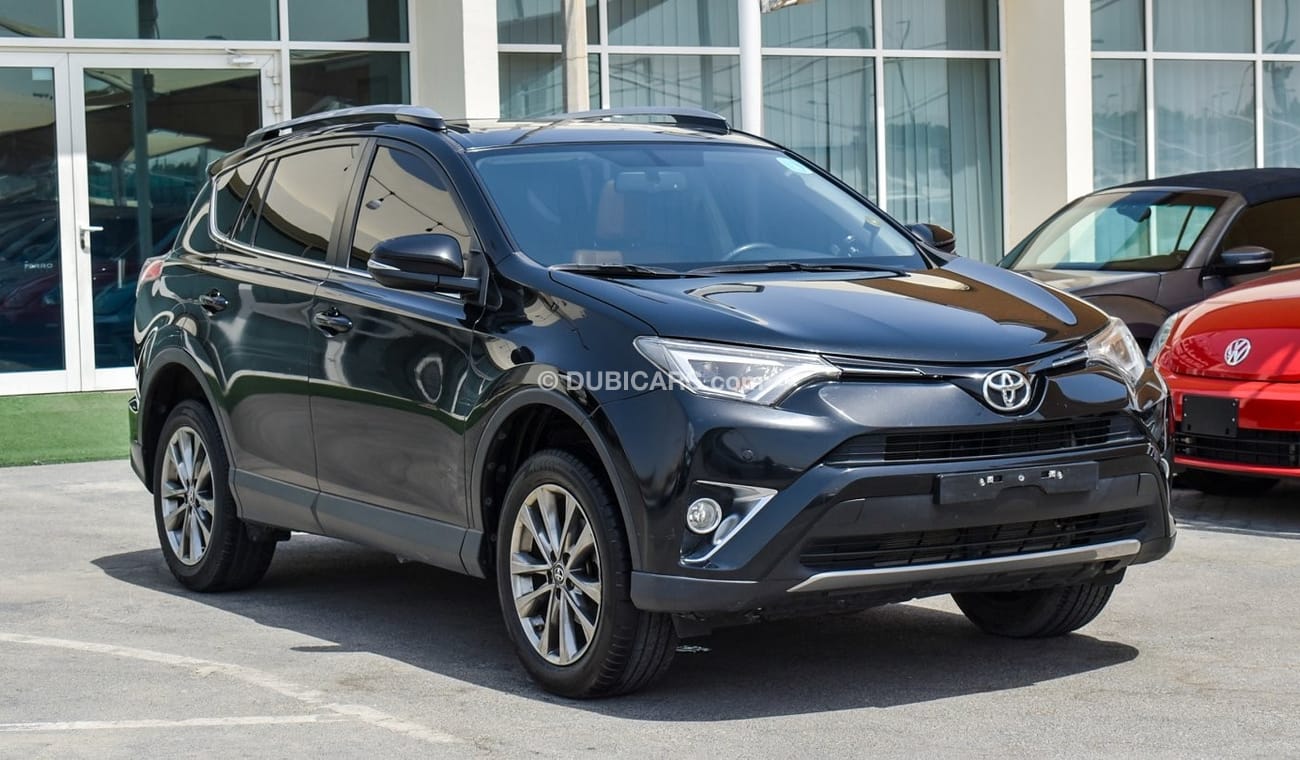 Used Toyota RAV4 VXR 2018 for sale in Dubai - 769332