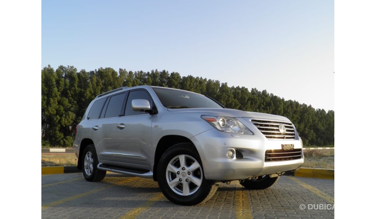 Used Lexus LX570 2011 GCC 2011 for sale in Sharjah - 209942
