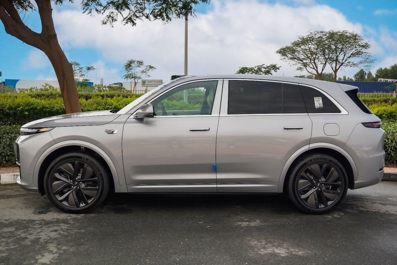 New 2024 Li Auto L7 ULTRA 1.5L Turbo Hybrid SUV 0Km 2025 for sale in Dubai - 837900