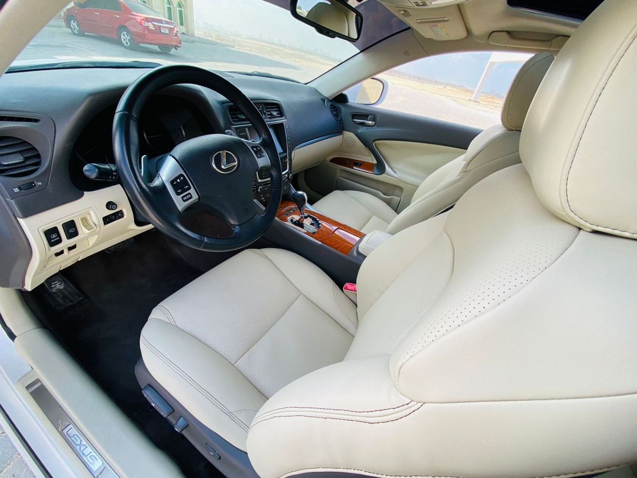 Used Lexus IS300 Good condition car GCC 2011 for sale in Dubai - 701245