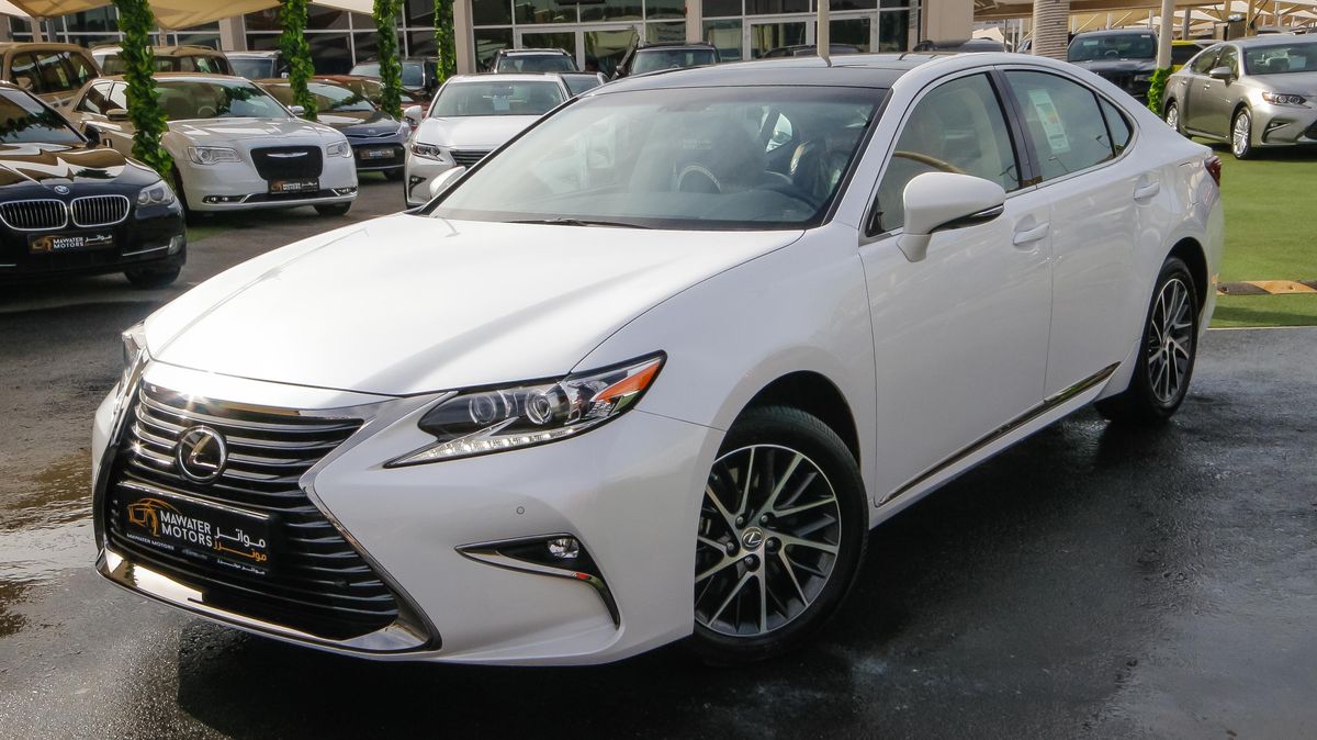 Lexus ES 350 for sale: AED 165,000. White, 2017