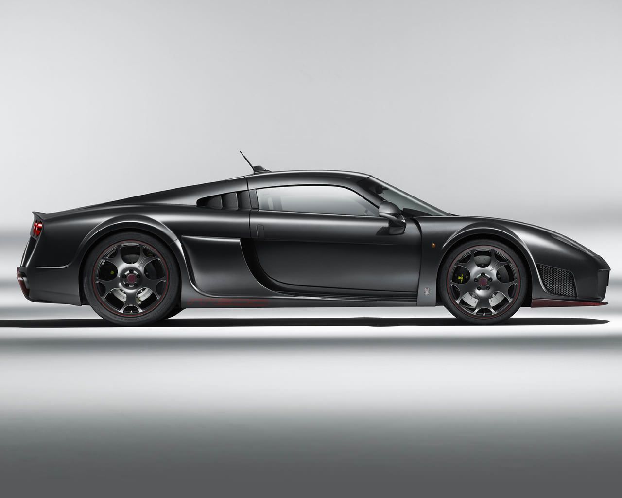 Noble M600 Price in UAE, Images, Specs & Features
