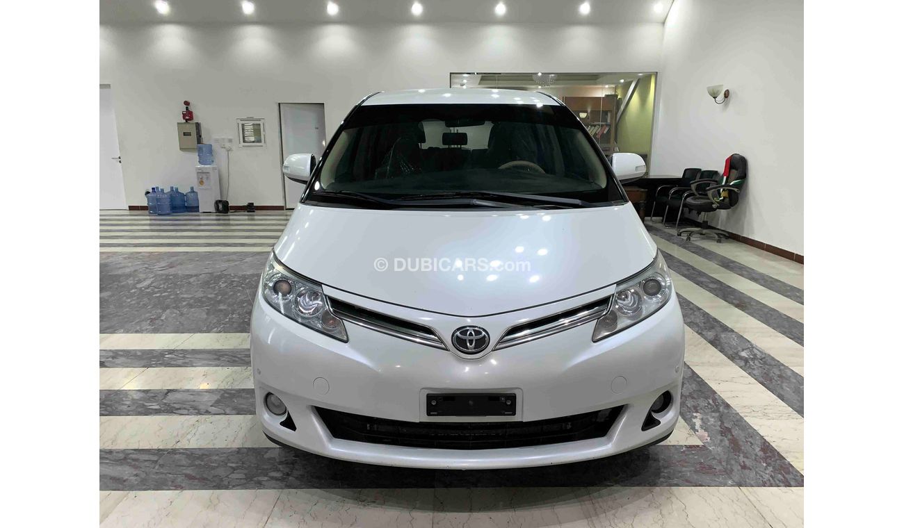 Used Toyota Previa 2015 for sale in Abu Dhabi - 296597