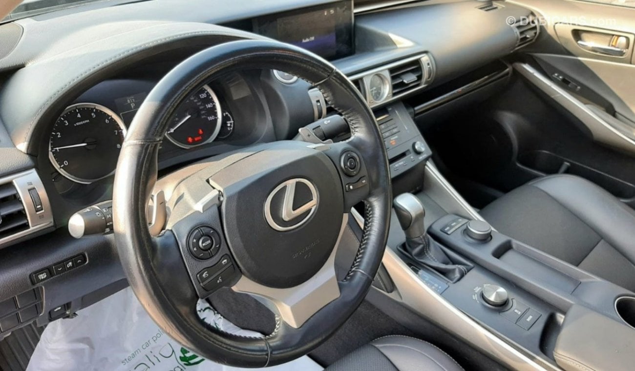 Used Lexus IS250 2016 for sale in Sharjah - 498959