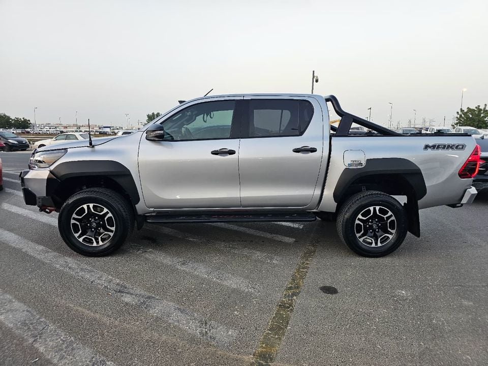 Used 2021 TOYOTA HILUX MAKO 2021 for sale in Dubai - 913543