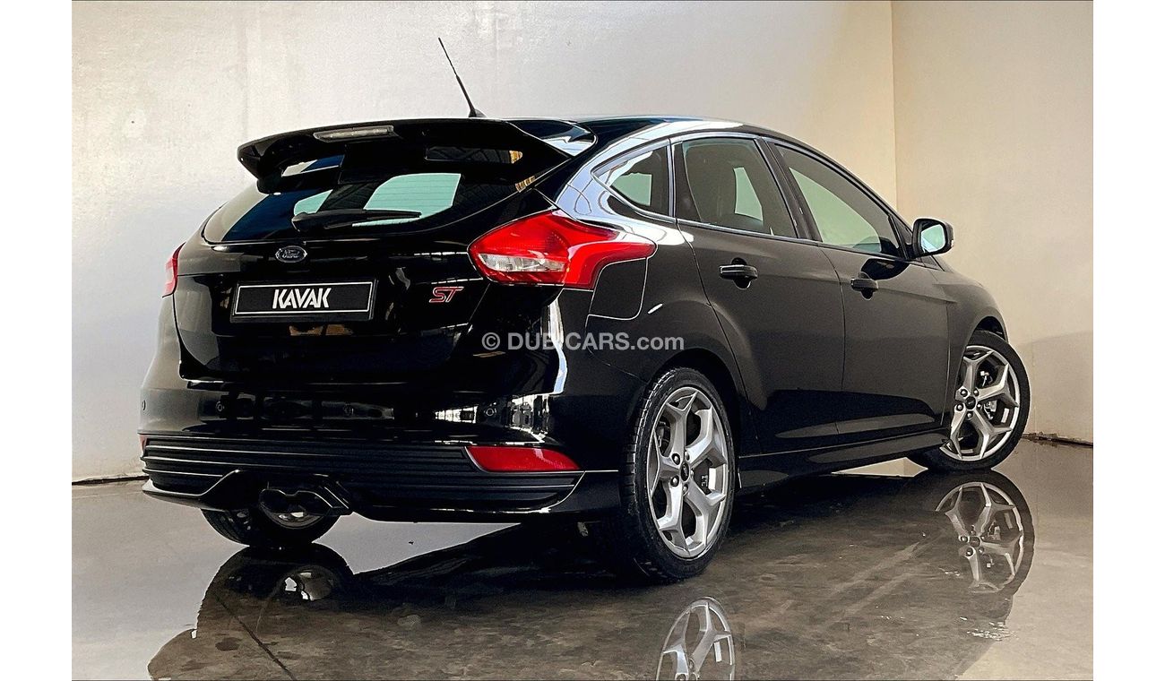 Used Ford Focus ST 2017 for sale in Dubai - 559740