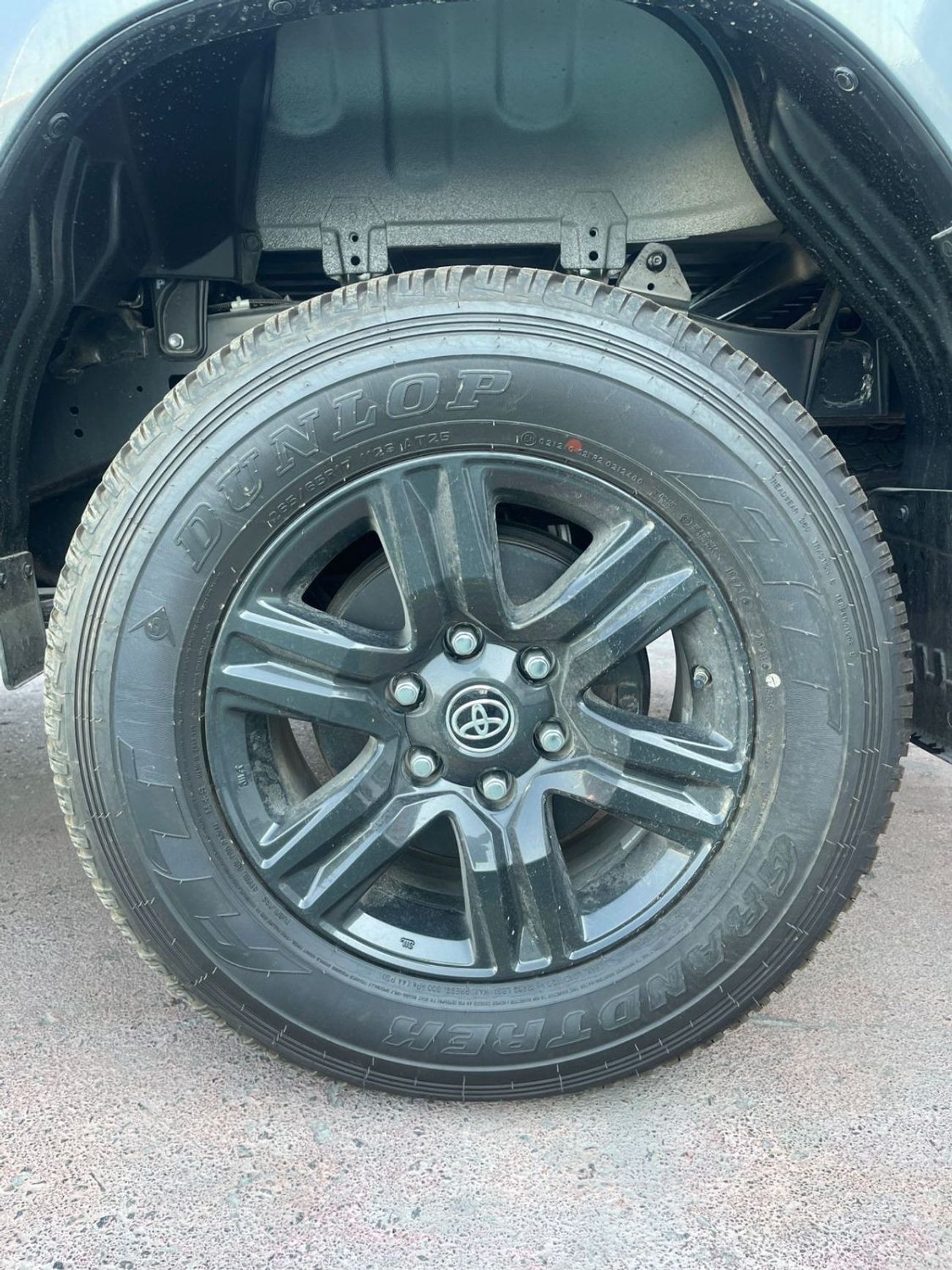 New Toyota Hilux 2.4 diesel engine // automatic // 4x4 // push start ...