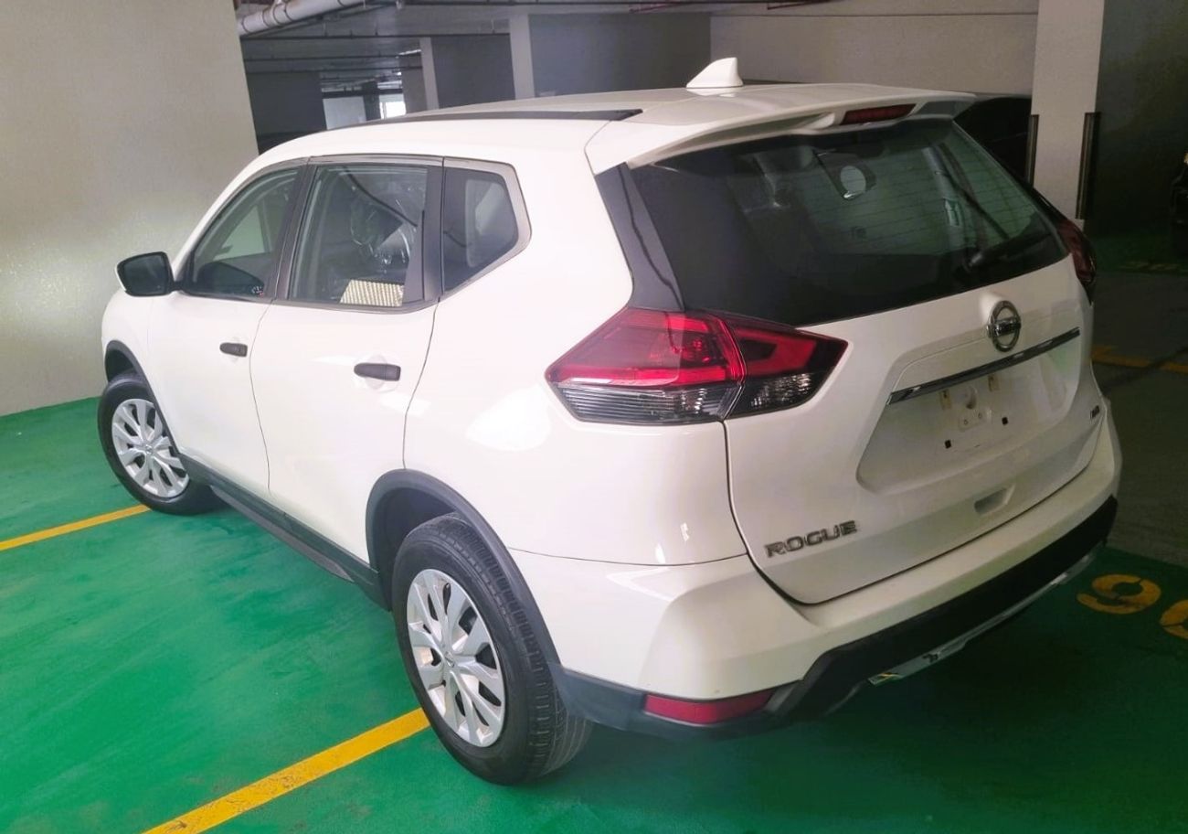Used Nissan Rogue Base 2020 for sale in Dubai - 719758